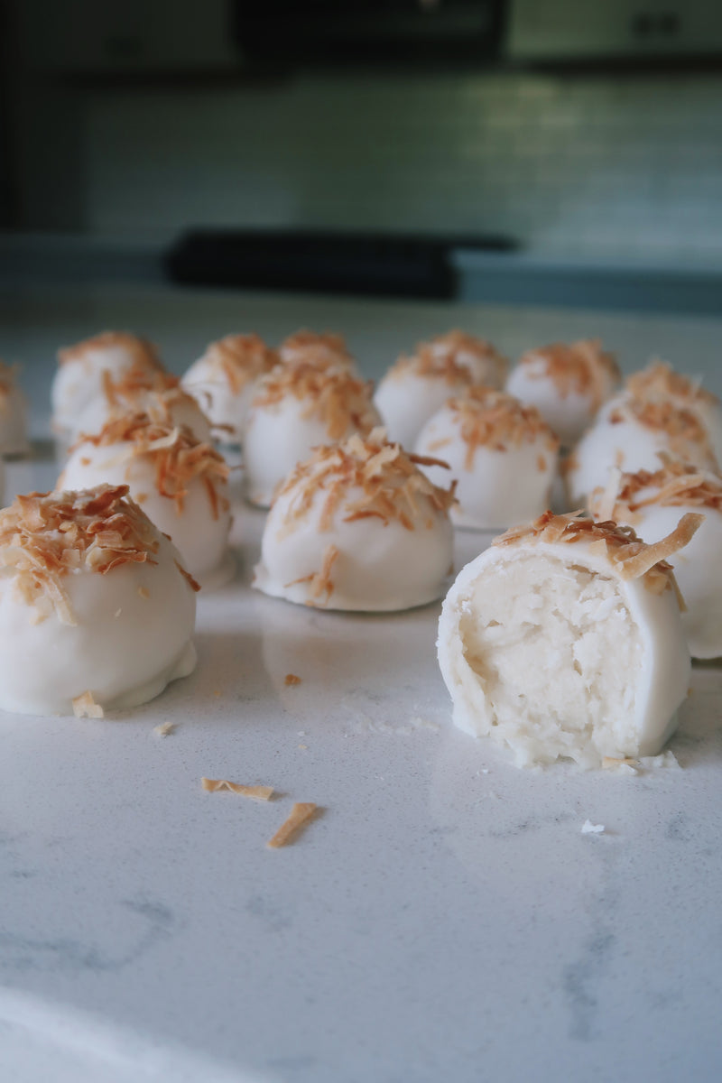 Cake Ball Box | Moo's Bakery | Based in Cedar Falls, IA