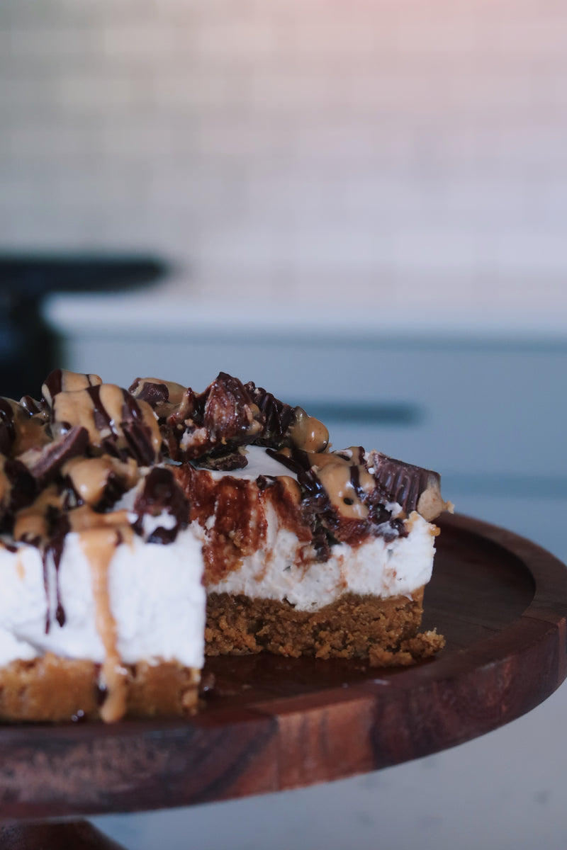 {Gluten Sensitive} Peanut Butter Cup Cheesecake | Moo's Bakery | Based ...