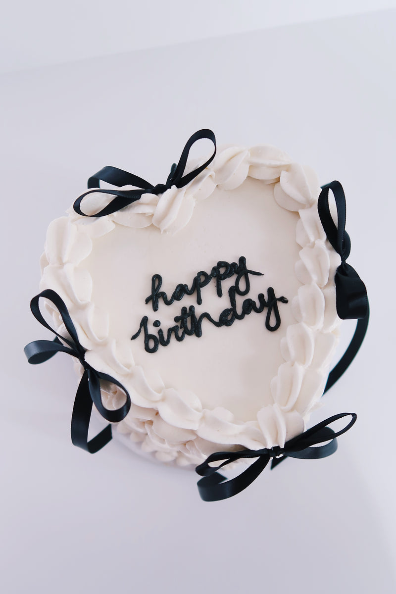 Ava Vintage Cake – Moo's Bakery