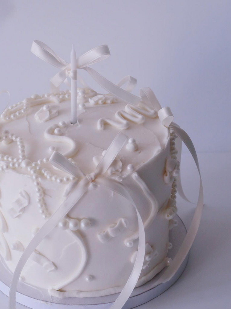 Jenna Bow Cake – Moo's Bakery